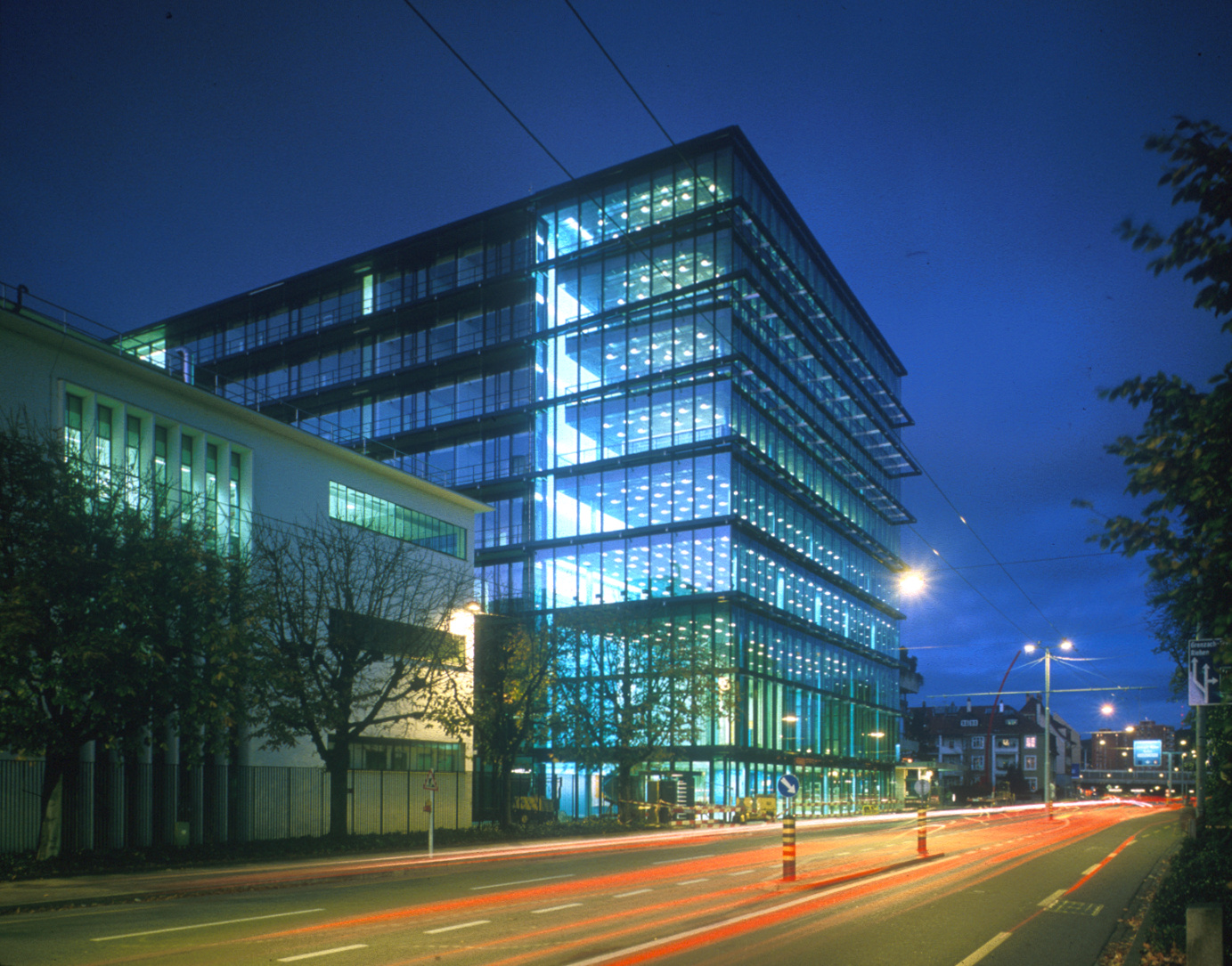 100 Roche Pharma-Research Building 92 – Herzog & de Meuron