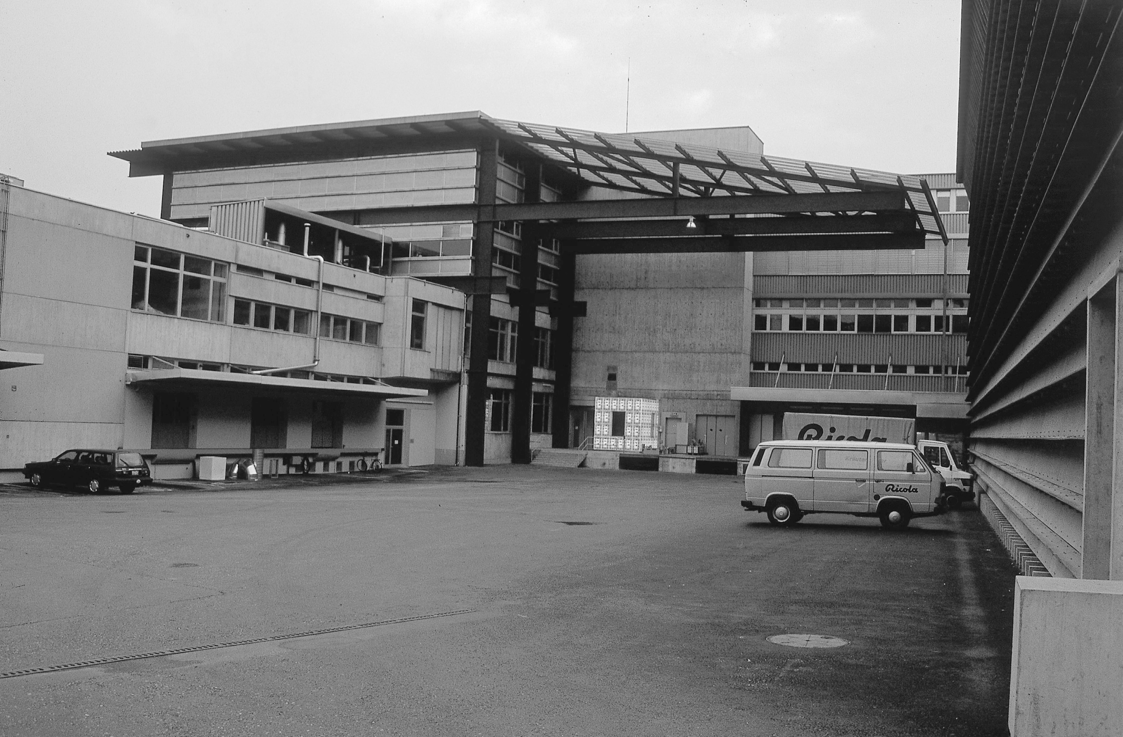 053 Ricola Factory Addition and Glazed Canopy – Herzog & de Meuron