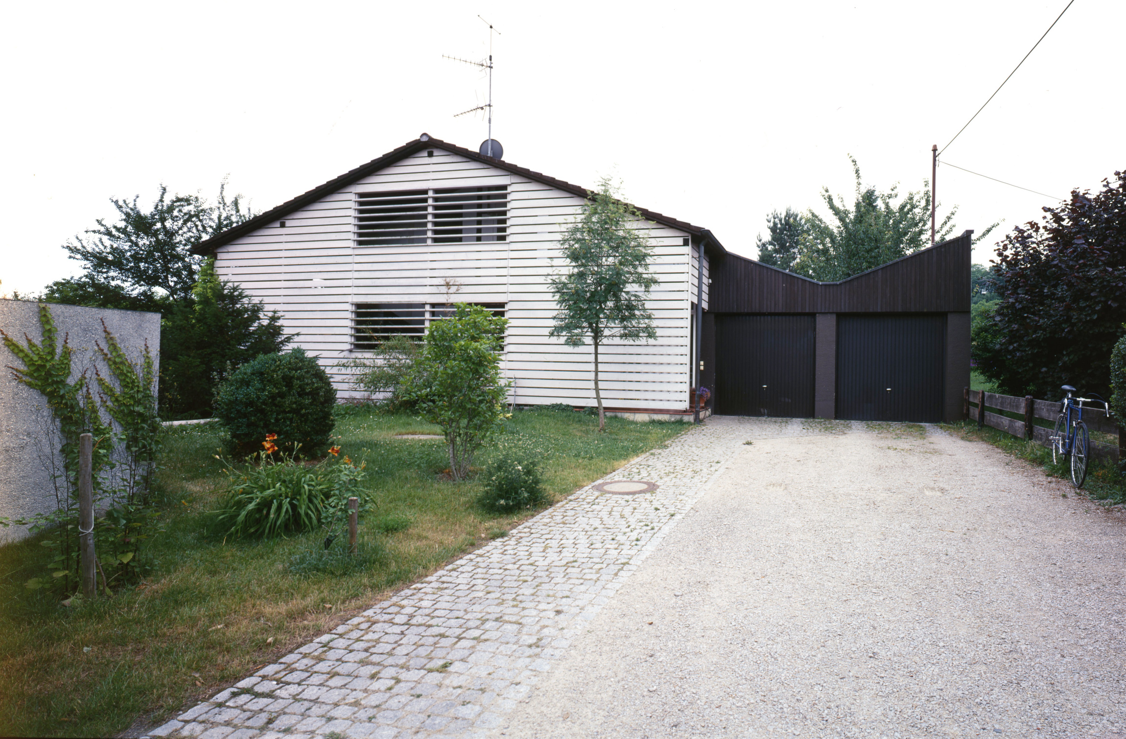 036 Cladding for a House – Herzog & de Meuron