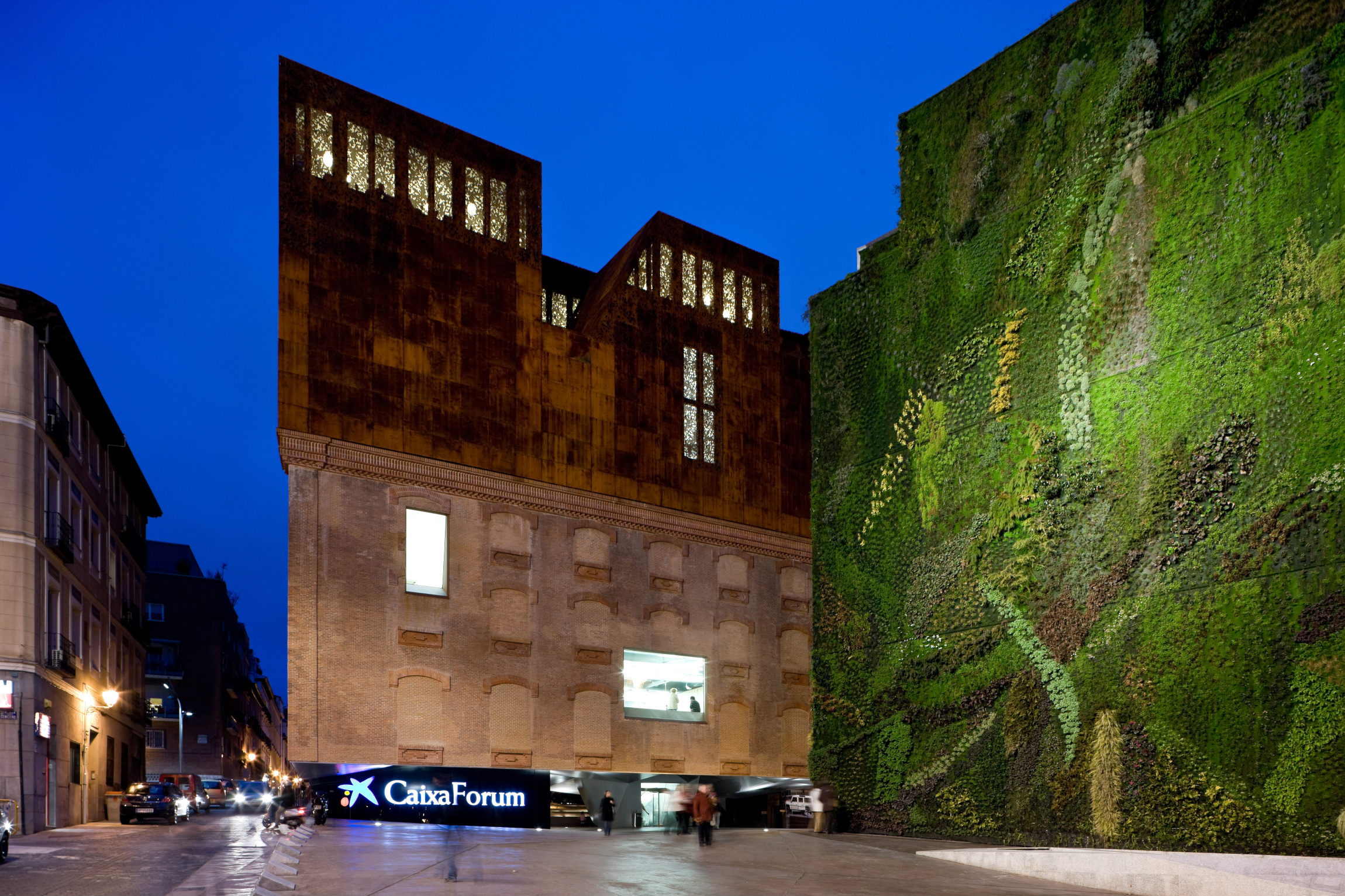 Caixaforum Museum Carme Pinos: Caixaforum Domus